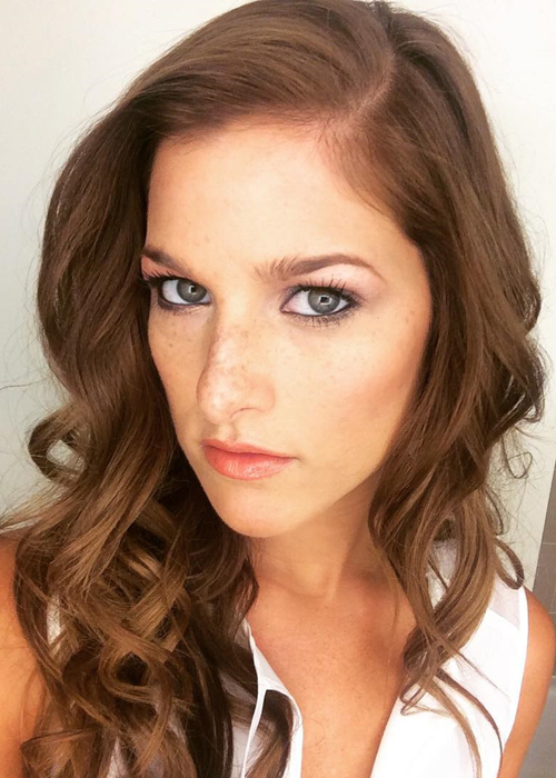 Cassadee Pope's Hairstyles & Hair Colors | Steal Her Style