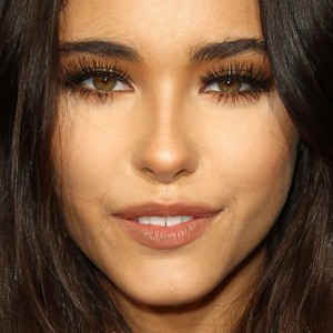 Madison Beer Makeup: Brown Eyeshadow, Mauve Eyeshadow & Pink Lipstick ...