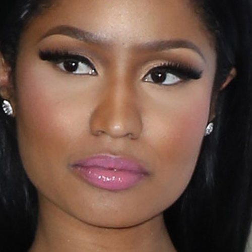 Nicki Minaj Makeup: Black Eyeshadow, Brown Eyeshadow & Bubblegum Pink ...