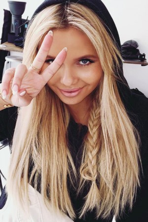 Alli Simpson's Hairstyles & Hair Colors | Steal Her Style