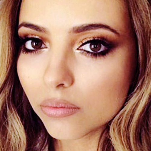 Jade Thirlwall Makeup: Gold Eyeshadow & Bubblegum Pink Lipstick | Steal ...