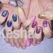 Kesha Peach Nails | Steal Her Style
