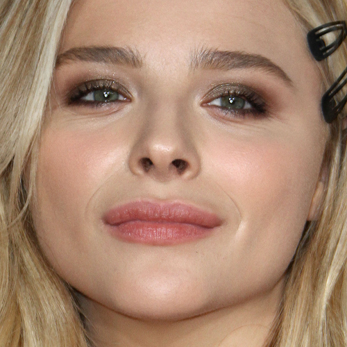 Kylie Jenner Makeup: Taupe Eyeshadow & Burgundy Lipstick | Steal Her Style