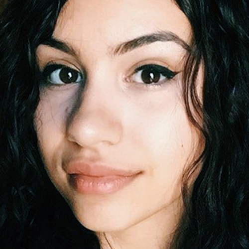 Melanie Martinez Makeup: Taupe Eyeshadow & Wine Lipstick | Steal Her Style