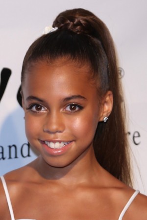 Asia Monet Ray's Hairstyles & Hair Colors | Steal Her Style