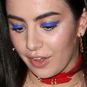 Charli XCX Makeup: Black Eyeshadow, Bronze Eyeshadow & Red Lipstick ...