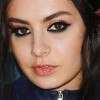 Charli XCX Makeup: Beige Eyeshadow, Black Eyeshadow, Gold Eyeshadow ...