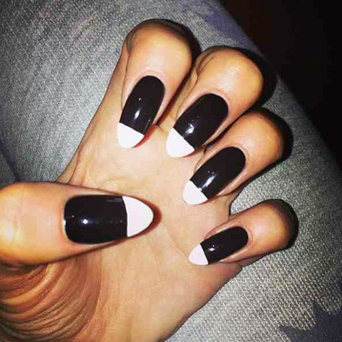 Jessie J Red Flag, Glitter Nails | Steal Her Style