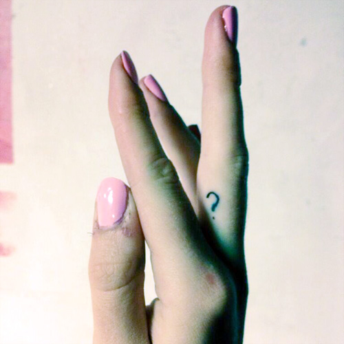 MØ Question Mark Finger Tattoo | Steal Her Style