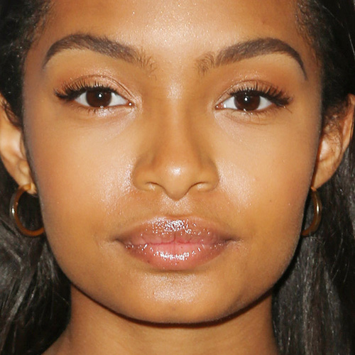 Yara Shahidi Makeup: Black Eyeshadow, Bronze Eyeshadow & Bubblegum Pink ...