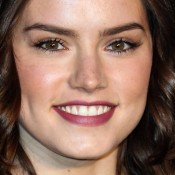 Daisy Ridley Makeup: Silver Eyeshadow & Red Lipstick | Steal Her Style