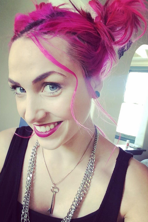 Ariel Bloomer's Hairstyles & Hair Colors | Steal Her Style