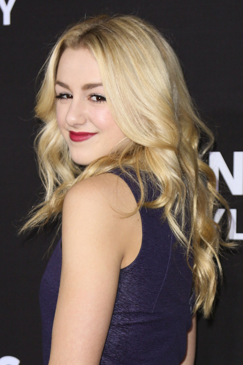 Chloe Lukasiak Wavy Golden Blonde Angled, Barrel Curls Hairstyle ...