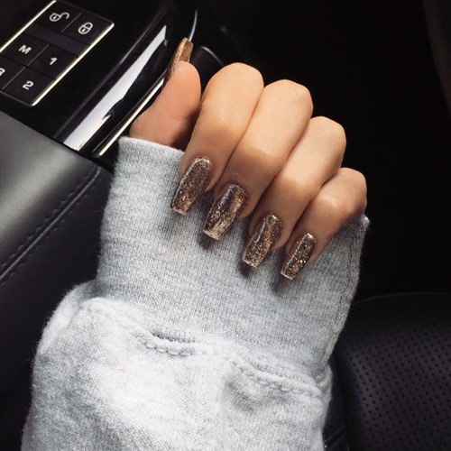 Madison Beer Yellow Nails | Steal Her Style
