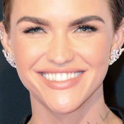 Ruby Rose Makeup: Black Eyeshadow, Bronze Eyeshadow & Nude Lipstick ...