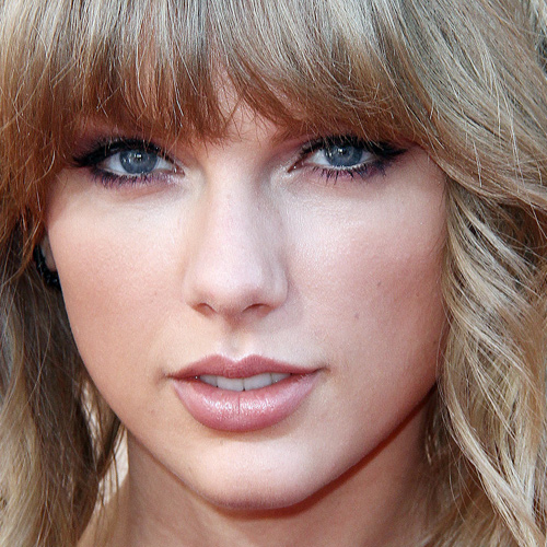 Taylor Swift Dark Eye Makeup