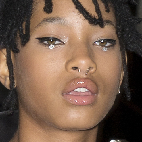 Willow Smith Makeup: Nude Eyeshadow, White Eyeshadow & Pink Lipstick ...