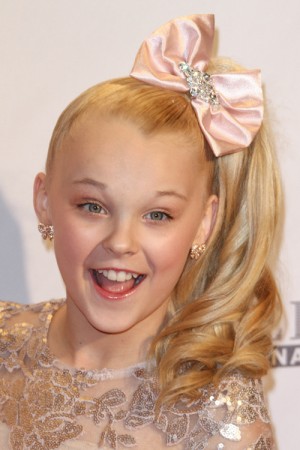 JoJo Siwa Wavy Golden Blonde Hair Bow, High Ponytail, Ponytail ...