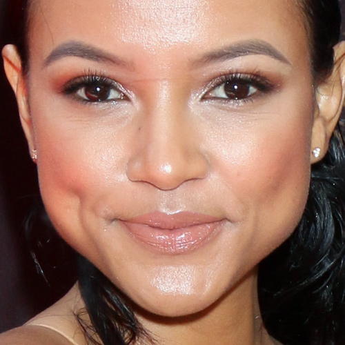 Shay Mitchell Makeup: Brown Eyeshadow & Pink Lip Gloss | Steal Her Style