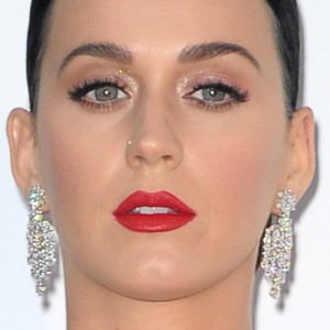 Katy Perry Makeup: Blue Eyeshadow, Charcoal Eyeshadow, Gold Eyeshadow ...