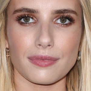 Emma Roberts Makeup Photos & Products | Steal Her Style