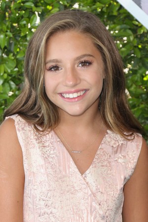 Mackenzie Ziegler's Hairstyles & Hair Colors | Steal Her Style