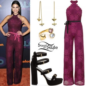 » Kira Kosarin: Sports Bra and Leggings