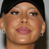 Amber Rose Makeup: Peach Eyeshadow & Hot Pink Lipstick | Steal Her Style