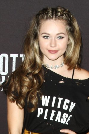 Brec Bassinger Wavy Medium Brown All-Over Highlights, Barrel Curls ...