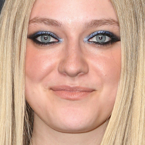 Dakota Fanning Makeup: Black Eyeshadow, Blue Eyeshadow, Silver ...