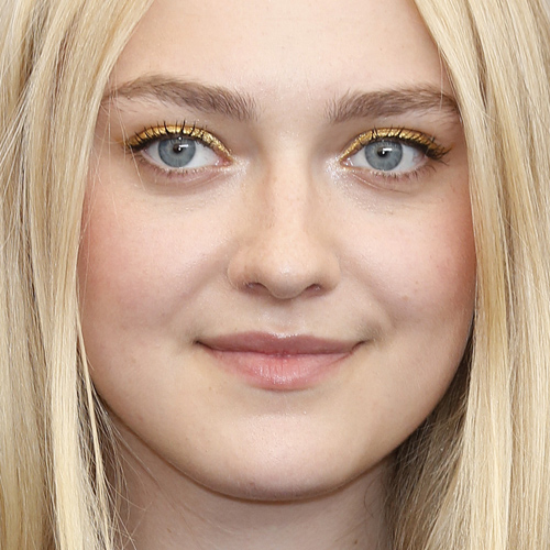 Carly Rae Jepsen Makeup: Gold Eyeshadow & Pink Lip Gloss | Steal Her Style