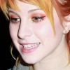 Hayley Williams Makeup: Black Eyeshadow, Peach Eyeshadow & Peach ...
