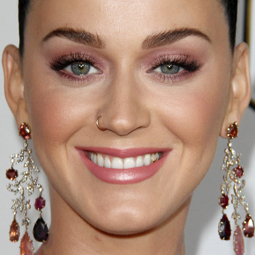 Katy Perry Makeup: Bronze Eyeshadow, Gold Eyeshadow & Bubblegum Pink ...