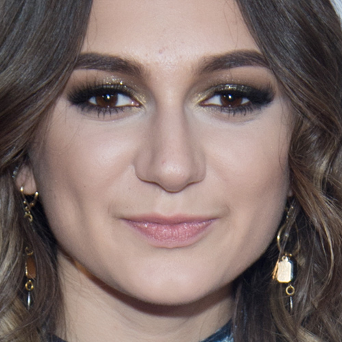 Jennifer Lopez Makeup: Taupe Eyeshadow & Nude Lipstick | Steal Her Style