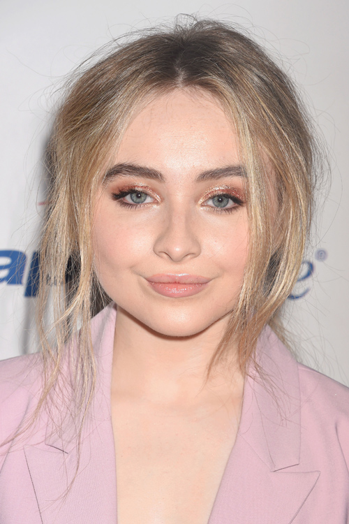 Sabrina Carpenter's Hairstyles & Hair Colors | Steal Her Style