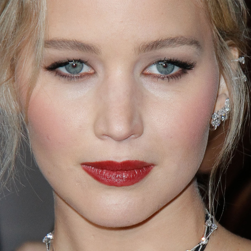 Jennifer Lawrence Makeup: Brown Eyeshadow & Peach Lipstick | Steal Her ...