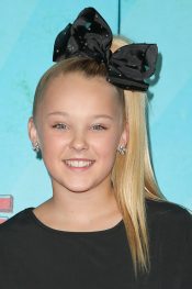 JoJo Siwa's Hairstyles & Hair Colors | Steal Her Style | Page 2