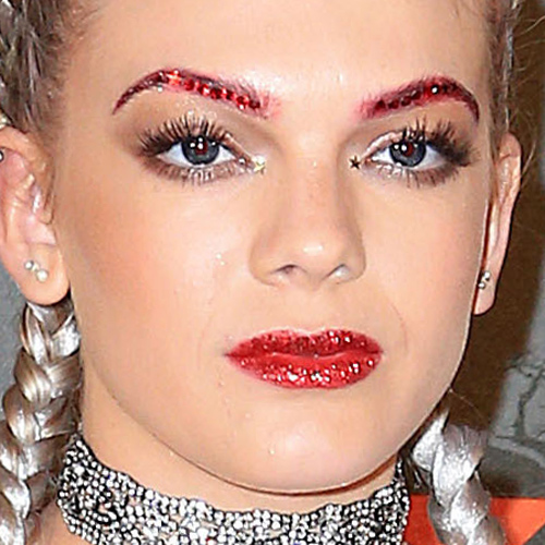 Louisa Johnson's Makeup Photos & Products | Steal Her Style