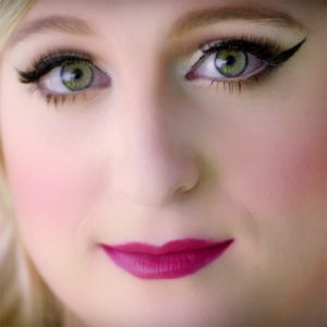 Meghan Trainor Makeup: Charcoal Eyeshadow, Gray Eyeshadow, Silver ...