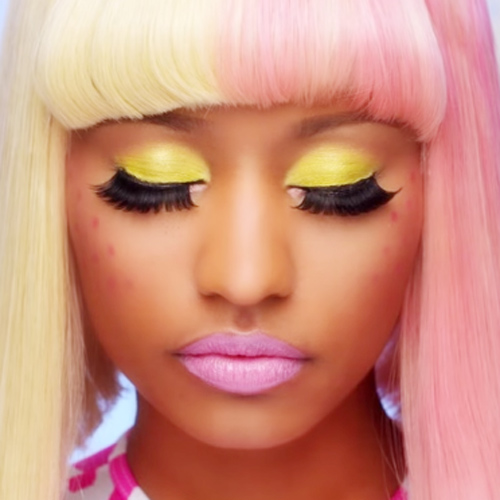 Nicki Minaj Makeup: Black Eyeshadow, Brown Eyeshadow & Bubblegum Pink ...