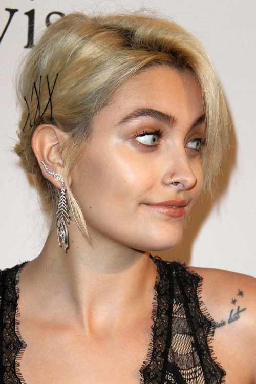 Paris Jackson Straight Ash Blonde Bob, Bobby Pins, Shaggy Bob Hairstyle ...