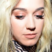 Katy Perry Makeup: Blue Eyeshadow & Mauve Lipstick | Steal Her Style