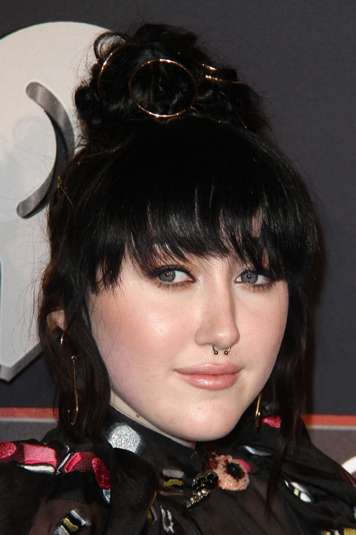 Noah Cyrus Hairstyles & Hair Colors | Steal Her Style