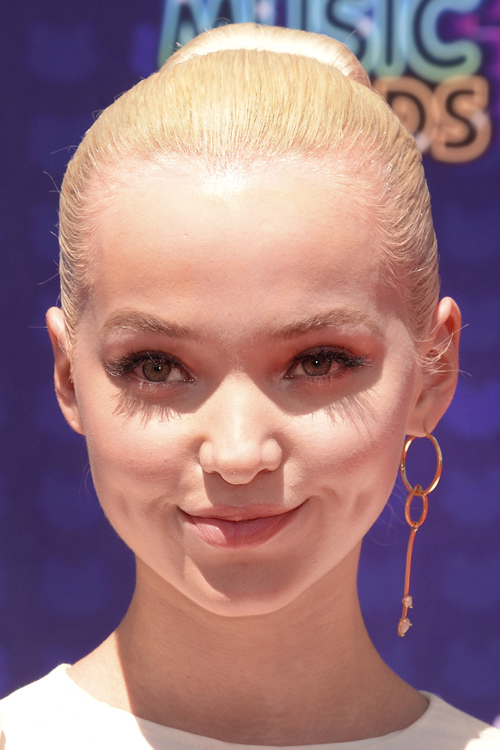 Dove Cameron's Hairstyles & Hair Colors | Steal Her Style