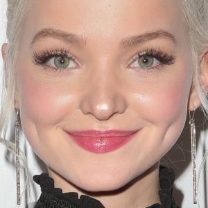 Dove Cameron Makeup: White Eyeshadow & Pink Lip Gloss | Steal Her Style