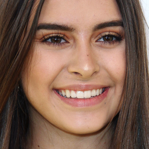 Kalani Hilliker Makeup: Black Eyeshadow, Brown Eyeshadow & Clear Lip ...