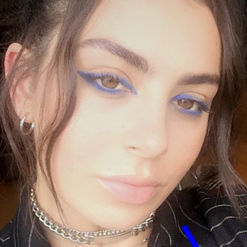 Charli XCX Makeup: Black Eyeshadow, Brown Eyeshadow, Silver Eyeshadow ...