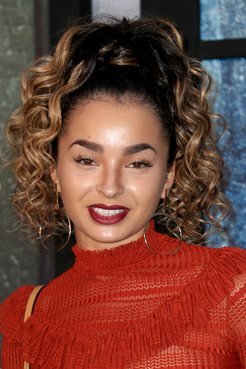 Ella Eyre Curly Dark Brown High Ponytail, Ombré, Ponytail, Two-Tone Hairstyle | Steal Her Style