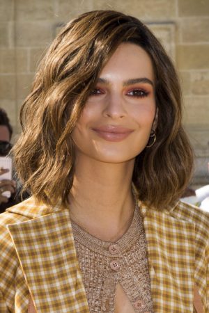 Emily Ratajkowski's Hairstyles & Hair Colors | Steal Her Style