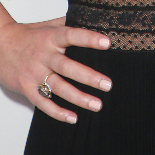 Jennifer Lawrence Nude Nails | Steal Her Style